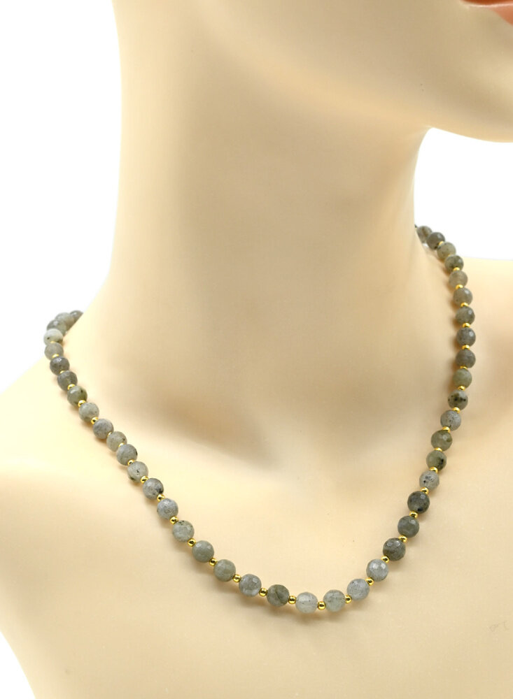 Бусы, лабрадорит