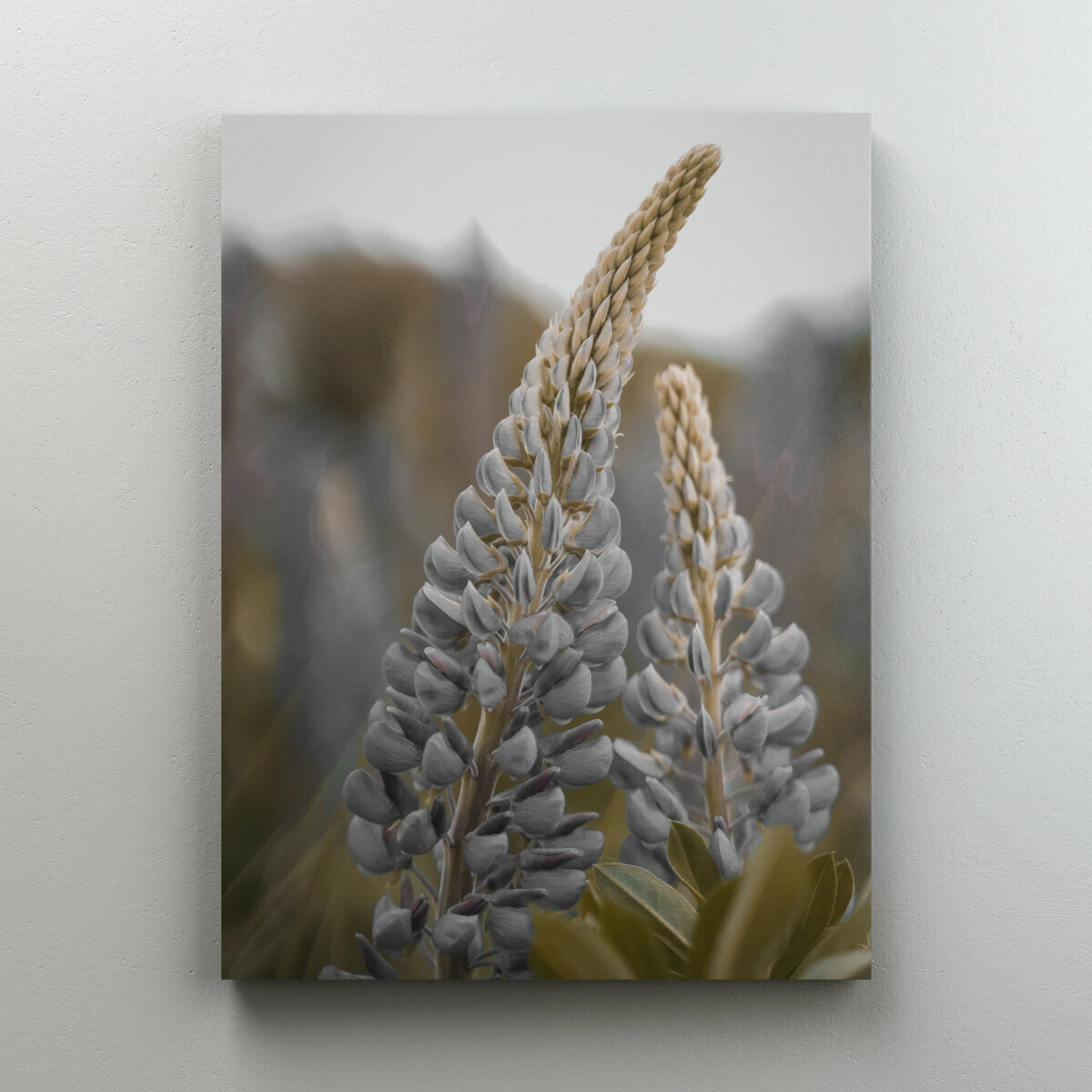 Интерьерная картина на холсте "Полевые люпины" цветы и растения, размер 45x60 см