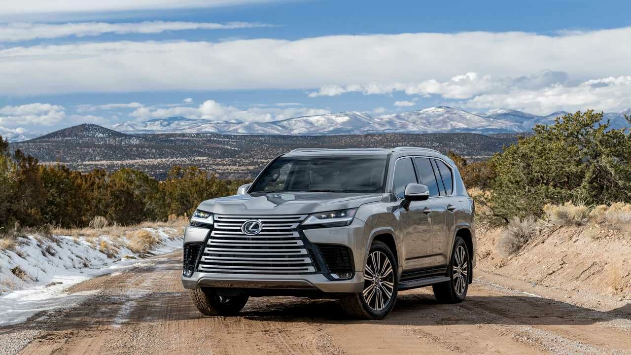 Картина на холсте 60x110 LinxOne "Автомобили lexus" интерьерная для дома / на стену / на кухню / с подрамником
