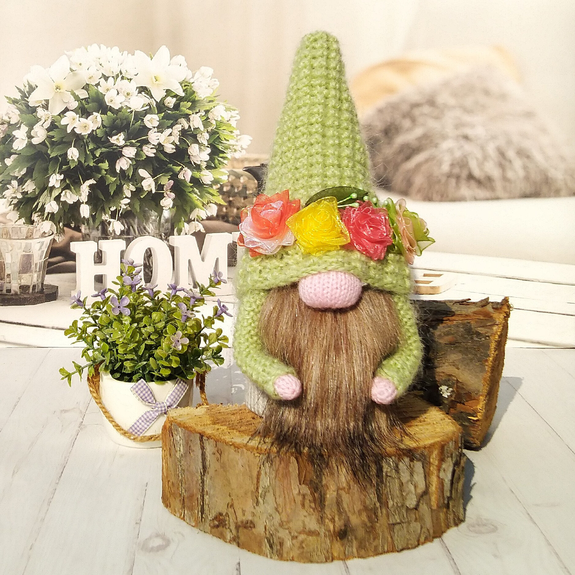 Гном в цветочной шапке, эльф, домовой оберег для дома, сувенир, скандинавский стиль, ручная работа