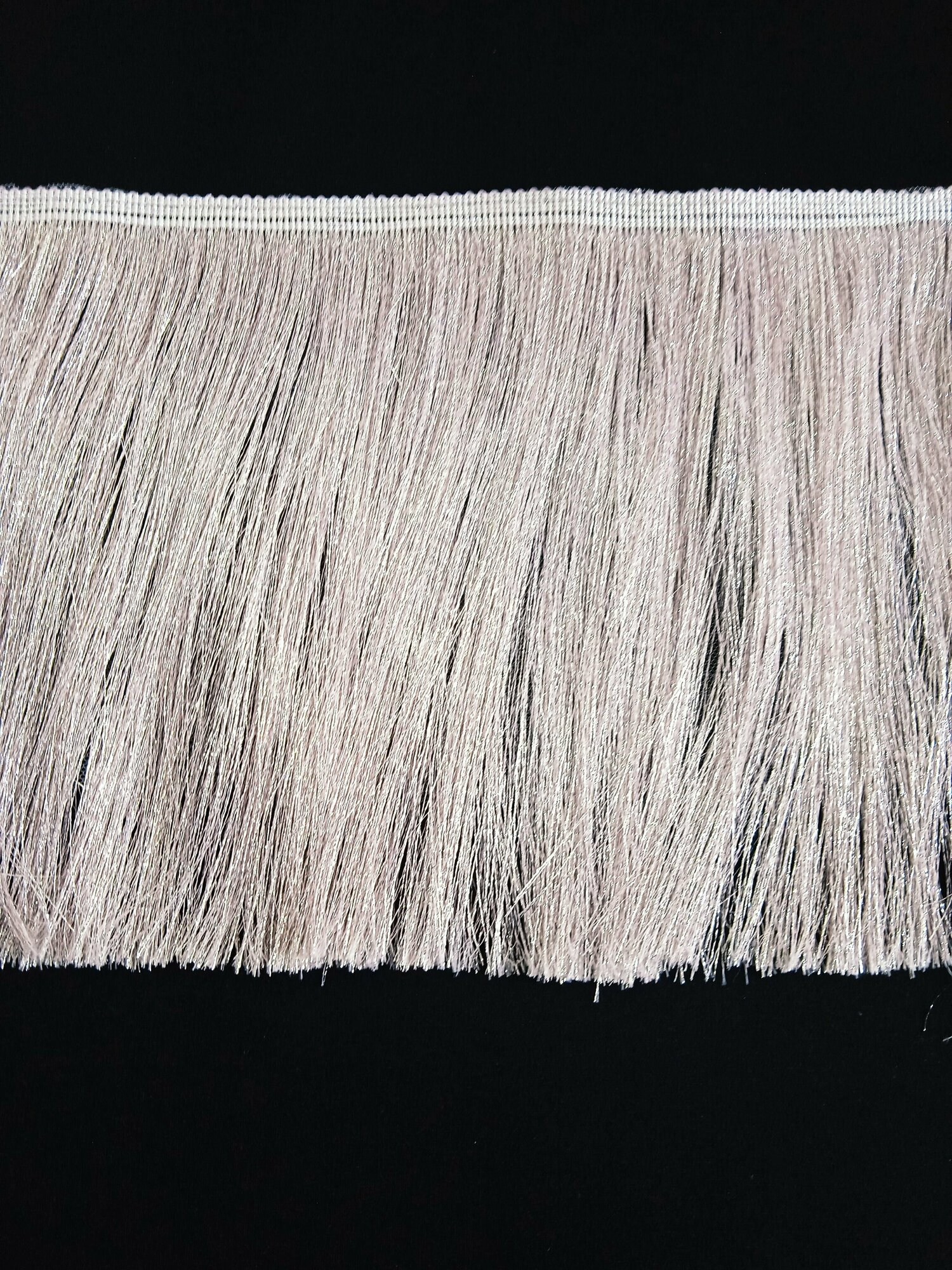 Бахрома для декорирования , цв. пудра , длина 1,50 метра ширина 20 см