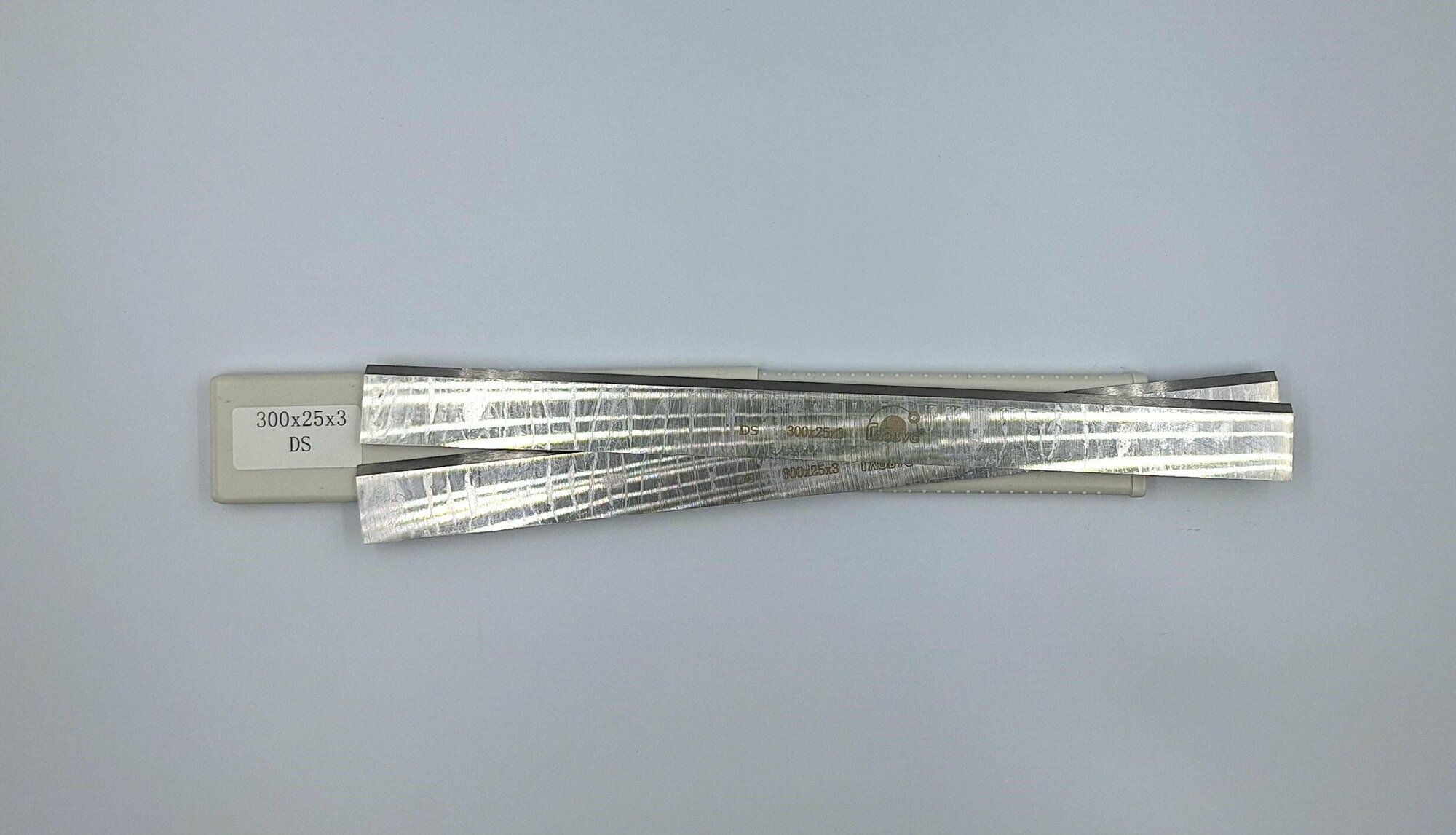 Ножи Глобус для деревообрабатывающего станка 300х25х3мм (2 шт.)