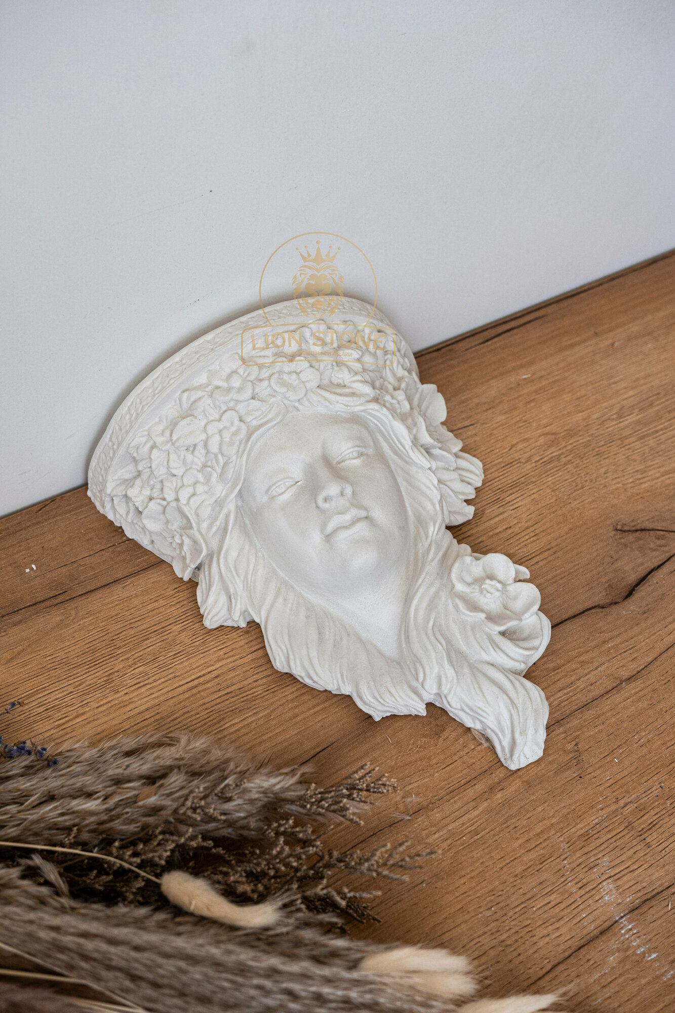 Консоль-навеска Lion Stone "Девушка", гипсовая, ширина 10 см, высота 26 см, цвет белый — фото 1