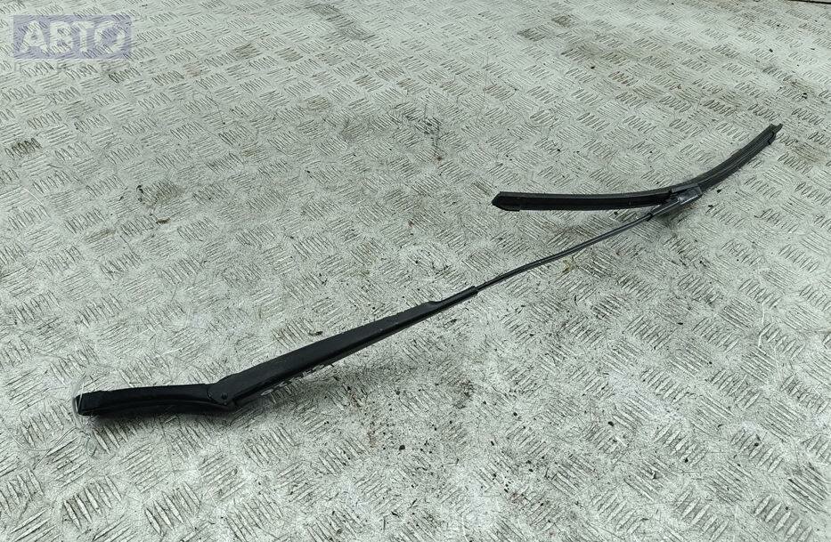 Щеткодержатель (поводок стеклоочистителя) передний Volkswagen Golf-6