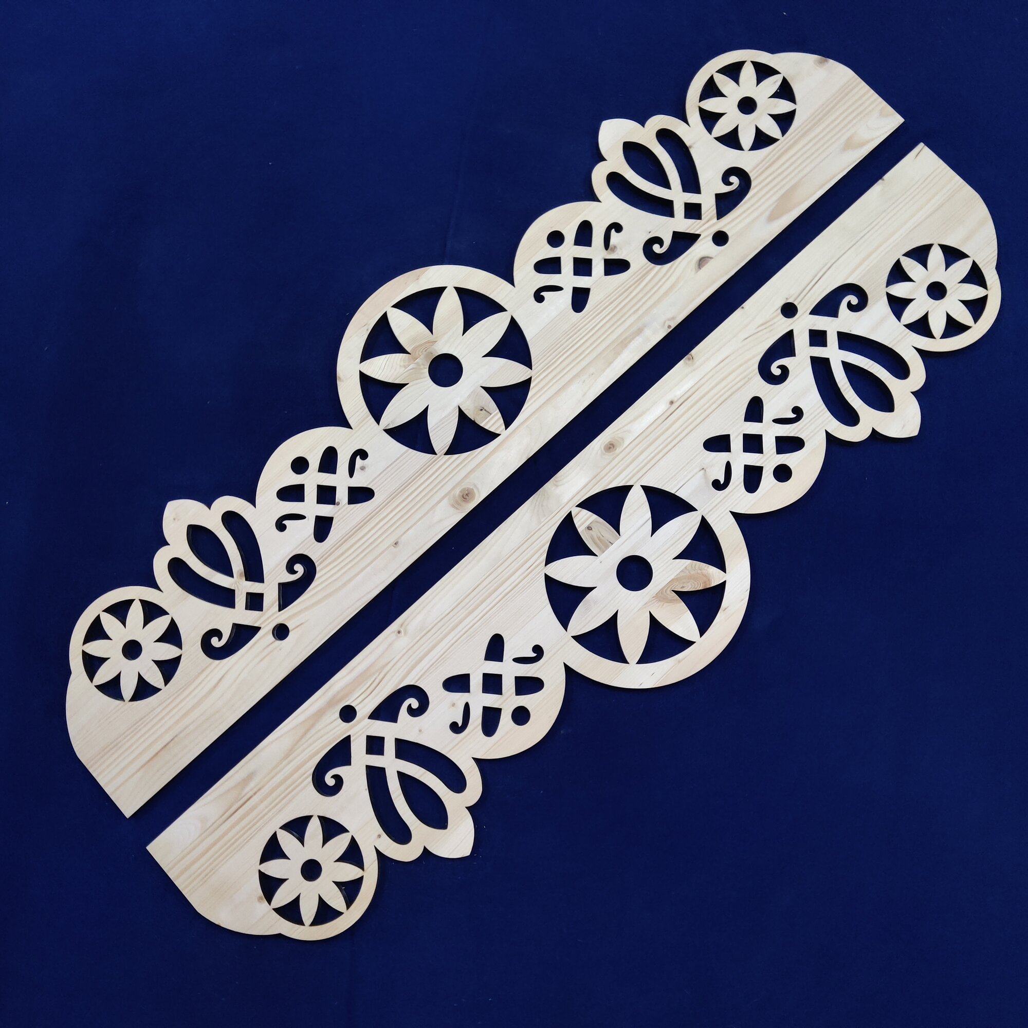 Наличники декоративные "Корона Ромашка" деревянные, резные 2 шт.