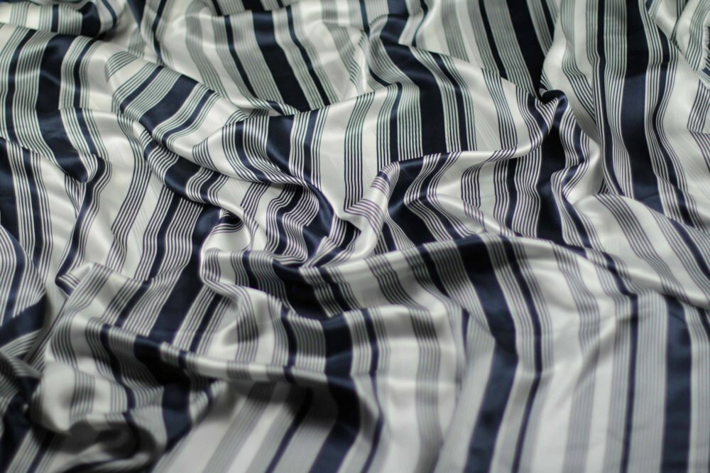 Ткань белый атлас в полоску, ширина 1.4 м