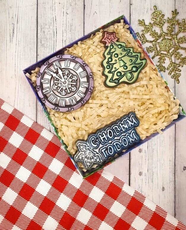 Подарочный набор Шоколад бельгийский фигурный темный ручная работа "Елка, снежинка и Новый год" 130 грамм