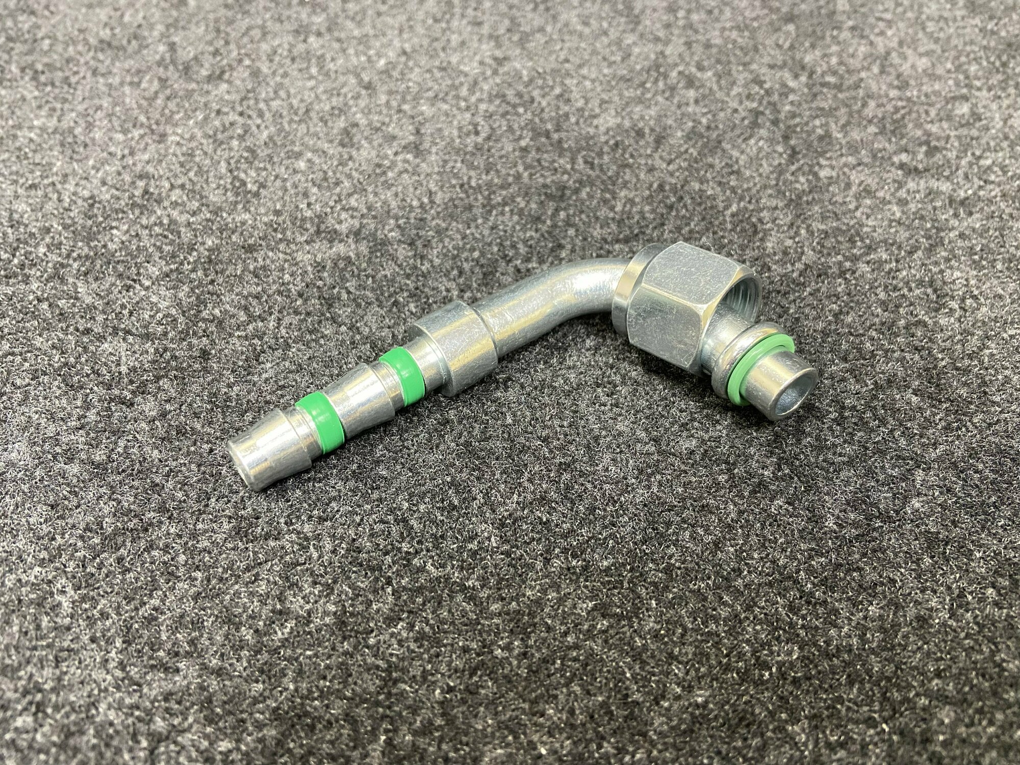 Фитинг стальной O-ring 13мм 90° с резьбой