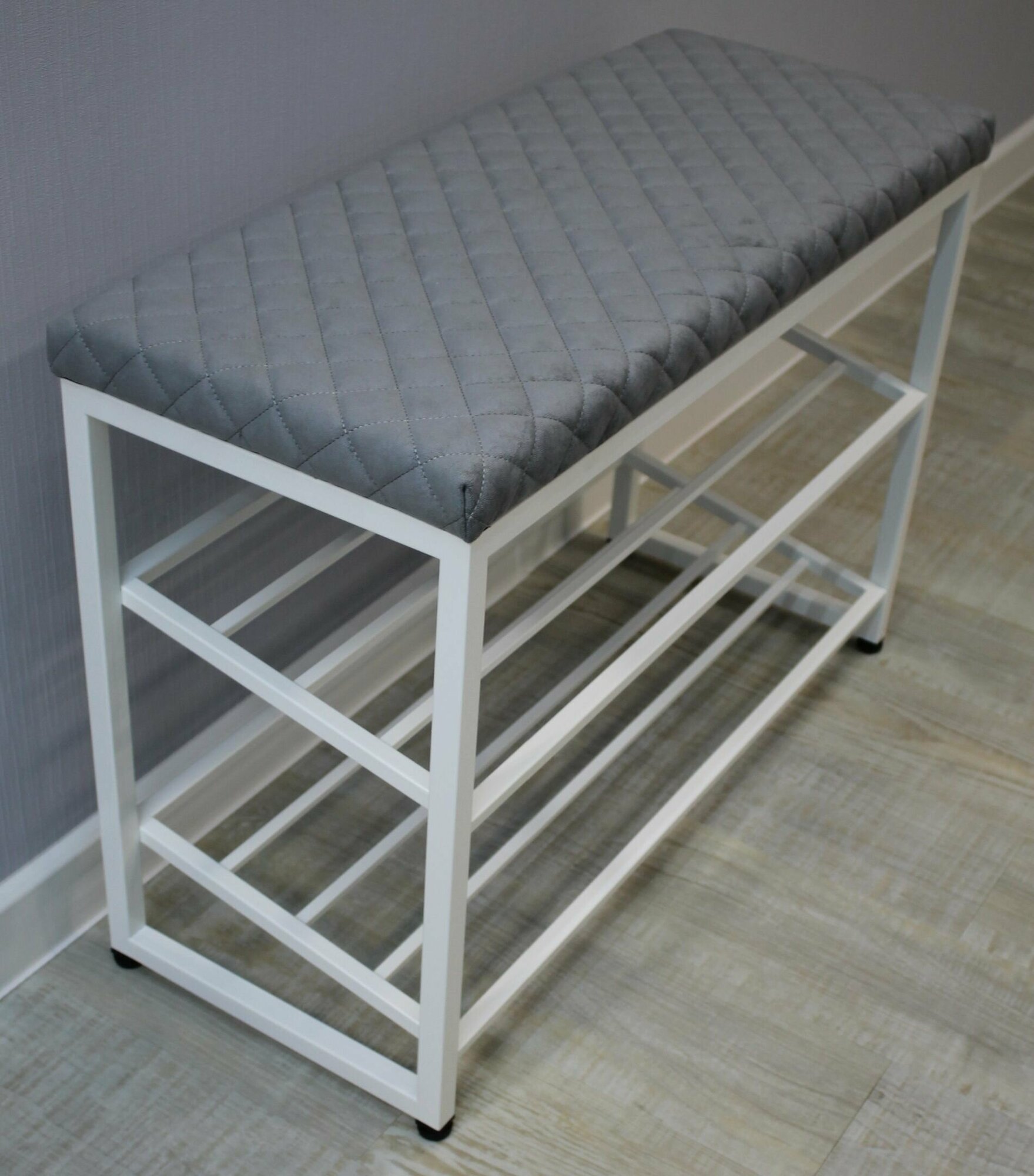 Обувница с мягким сиденьем "Эмили" / 55х30х52см / белый каркас - серый велюр (стежка ромб)