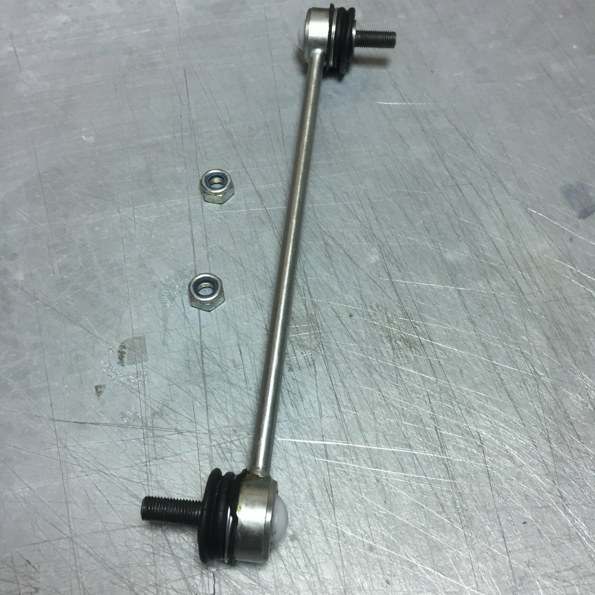 Стойка стабилизатора переднего 8450006750BM LADA VESTA OEM8450006750