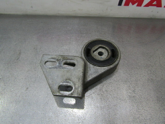 Кронштейн радиатора левый Scania P, R, G