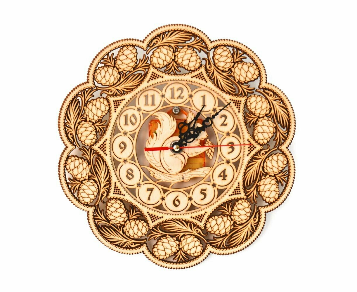 Часы деревянные средние круглые "Белка и шишки" D24