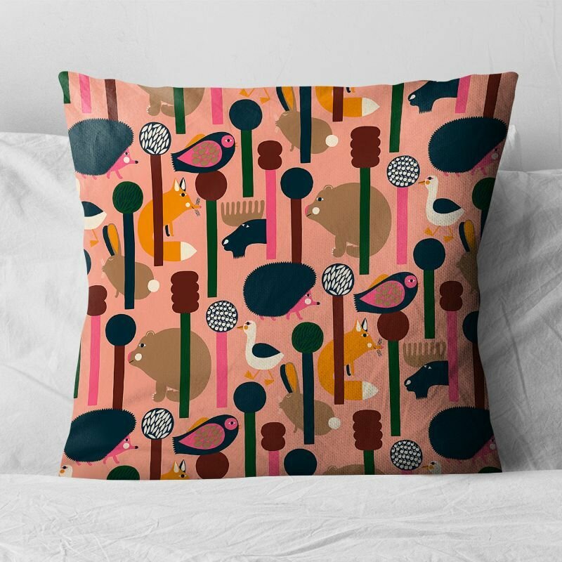 Подушка декоративная Звери и птицы в лесу 40х40 велюр