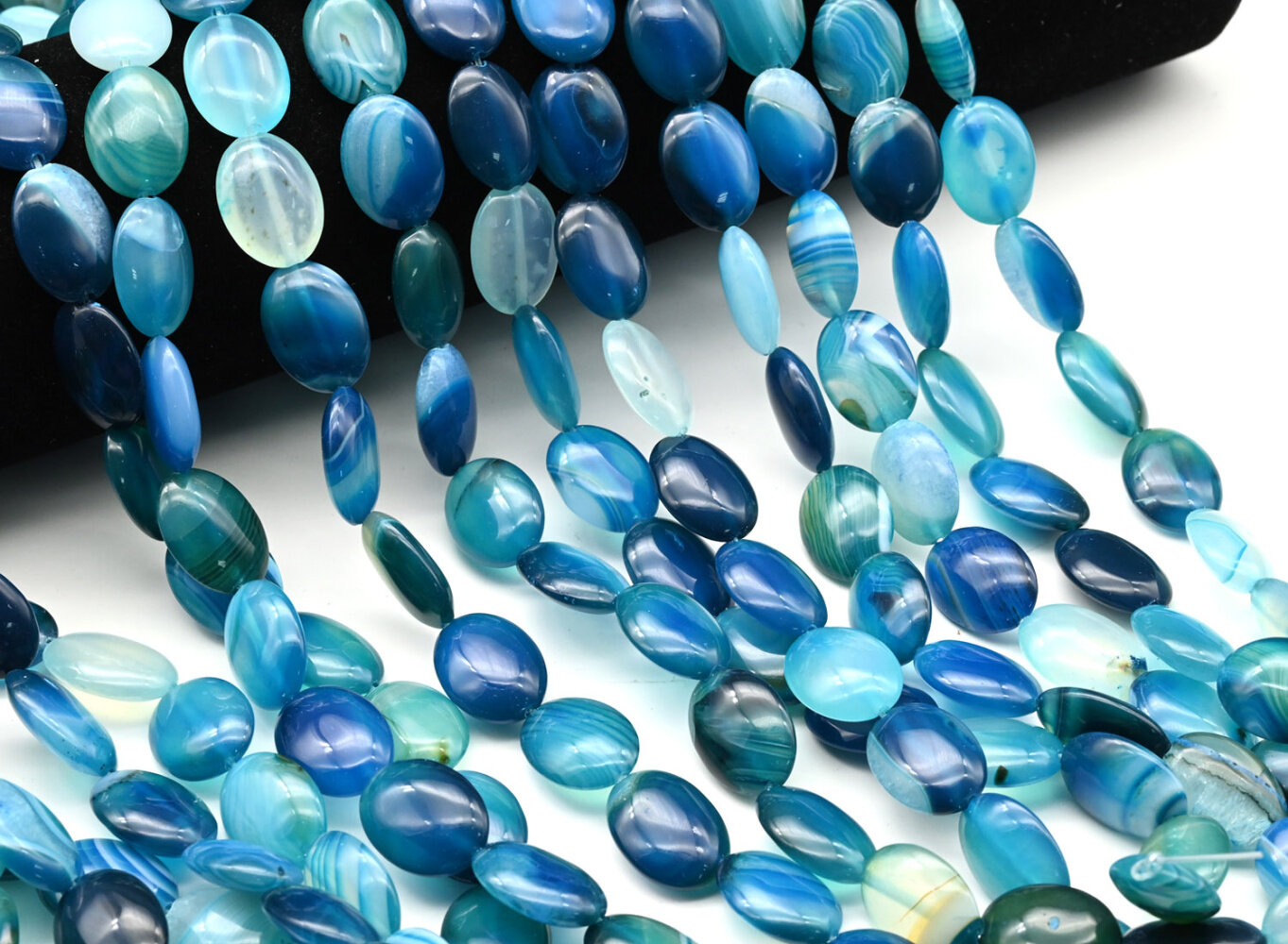 Бусины из агата тонированного т. овал 13*18мм цв. лазурный, 36см, 20 бусин .