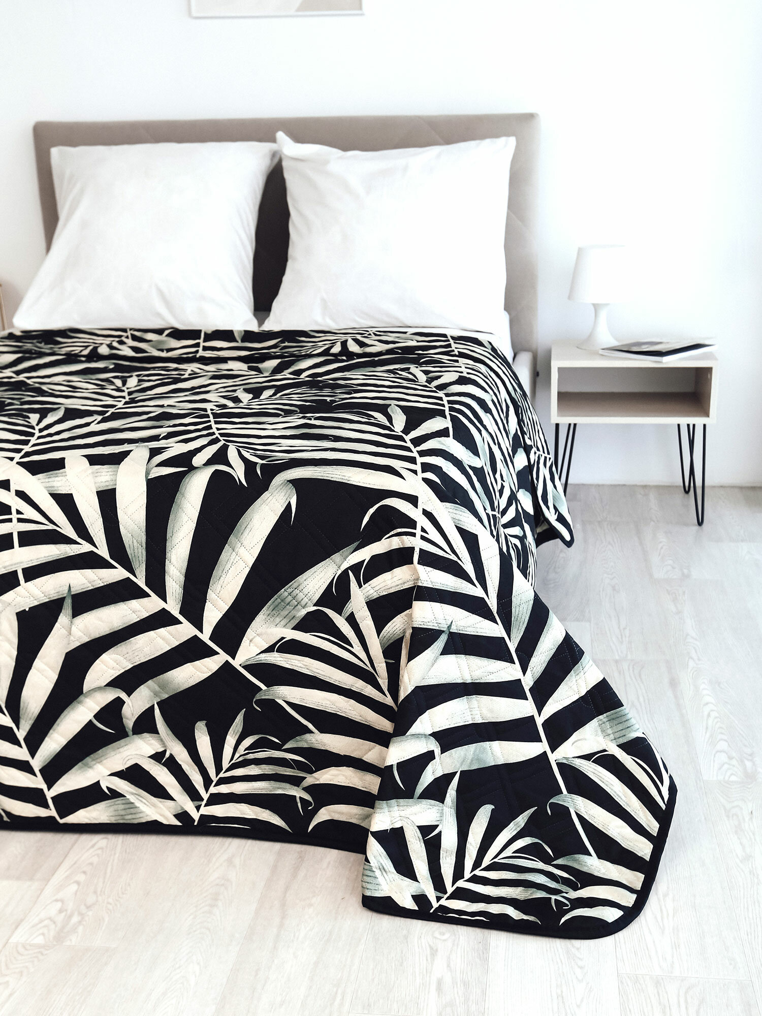 Стеганое покрывало из полисатина PLB-012 Elintale (черный-бежевый), 215x240