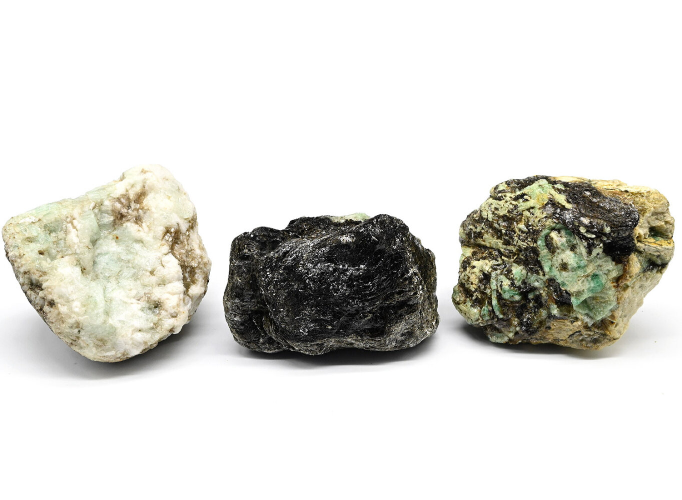 Минерал берилл 61*48*32мм, 120-129г .