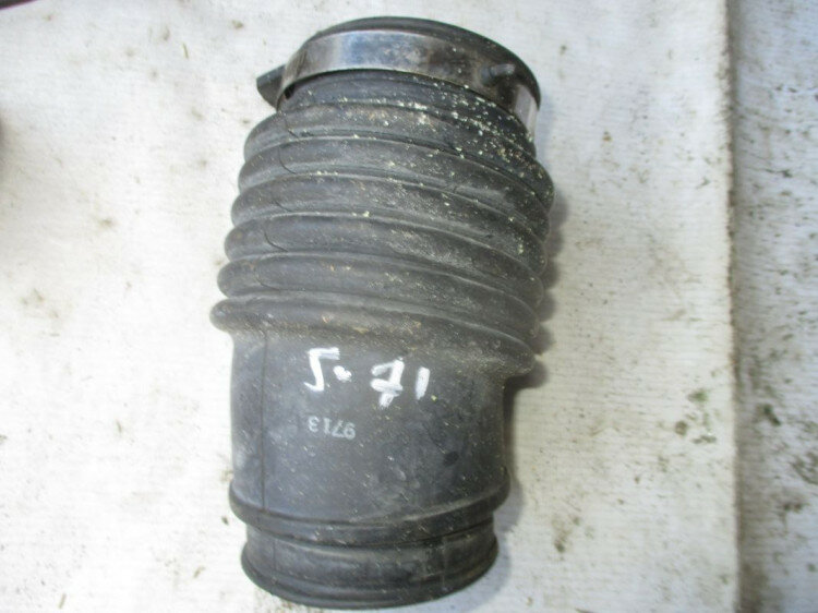 Гофра воздушного резонатора 16576CA00B, 16576CA01B 9713 Ниссан Мурано Z50 на 3,5 литра VQ35DE