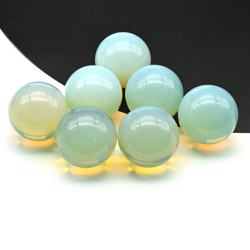 Коллекционный шар из лунного камня искусственного 40мм .