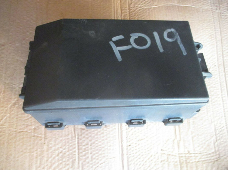 Блок предохранителей под капотом 98AG14A142AC Форд Фокус 1 в сборе с крышкой