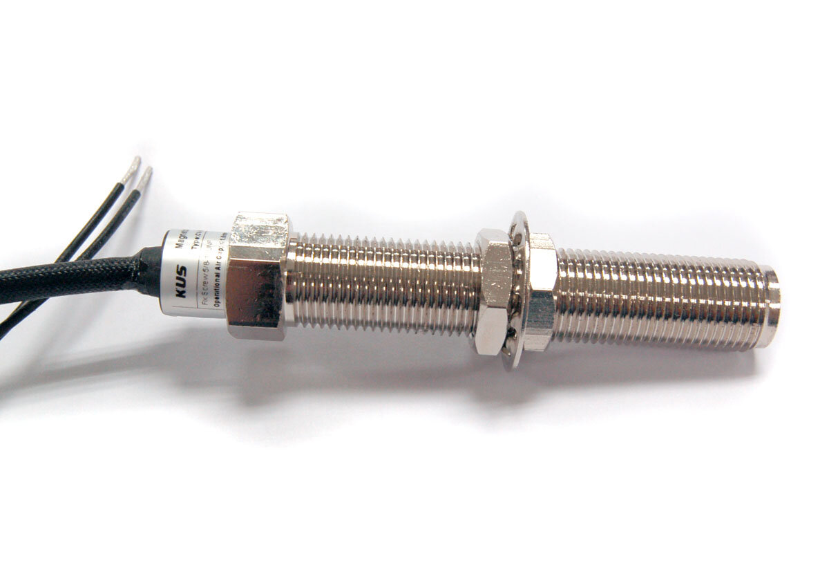 Датчик тахометра 2 провода, 65х45 мм, резьба М16х1.5