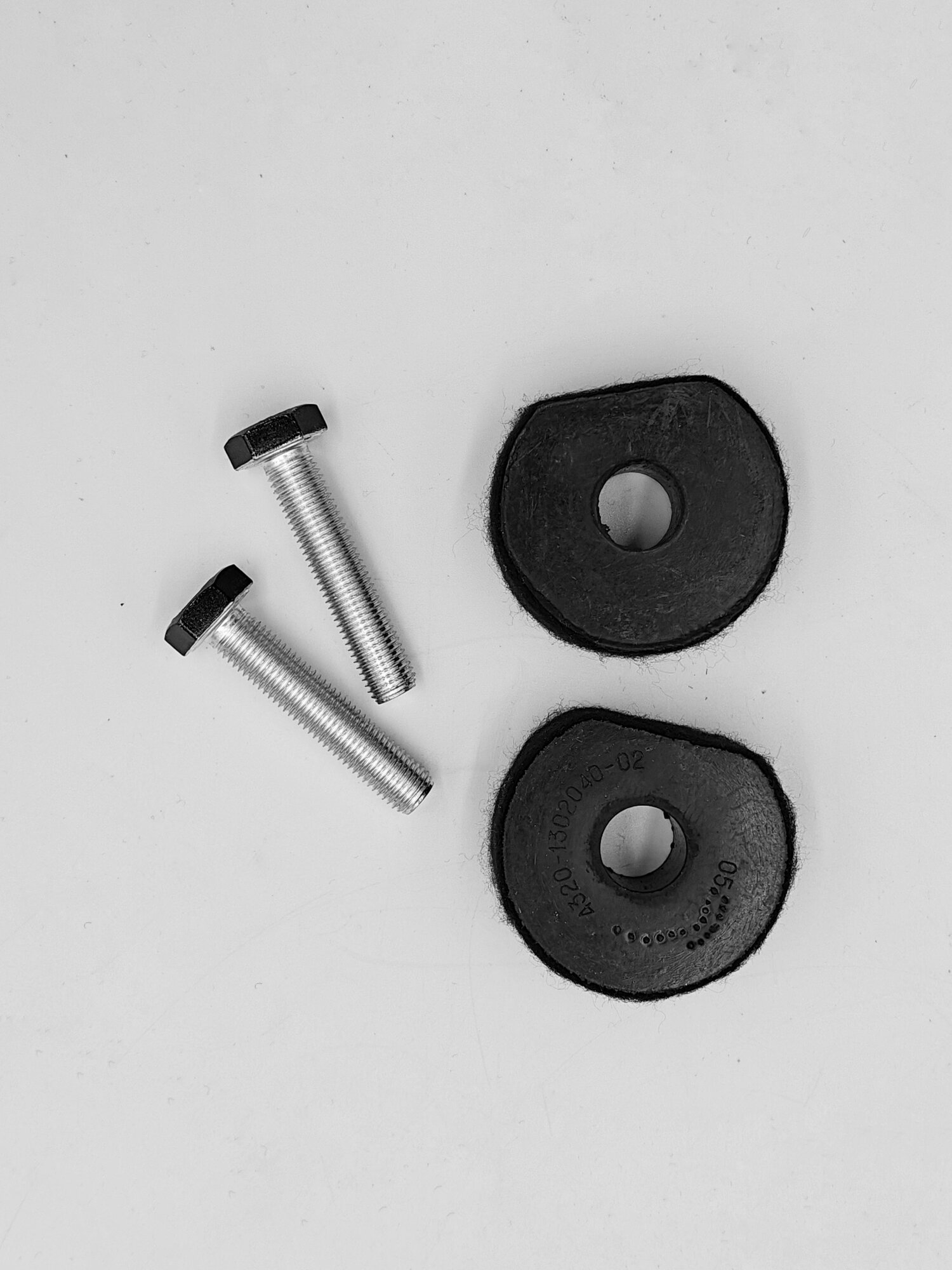 Проставки под сиденье chery tiggo 8 pro max (2 шт+ 2 болта)