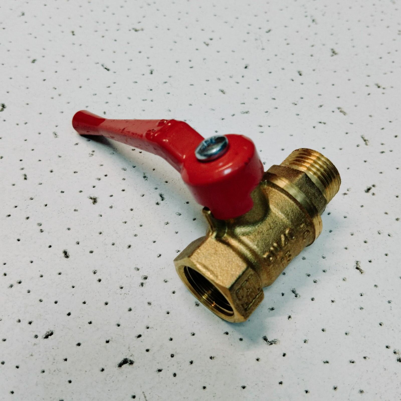 Кран шаровой "Бологовский" 1/2 ручка наруж.- внутр. резьба латунь