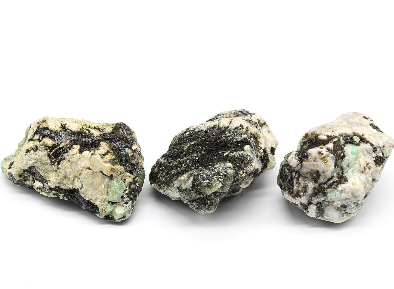 Минерал берилл 56*44*29мм, 110-119г .