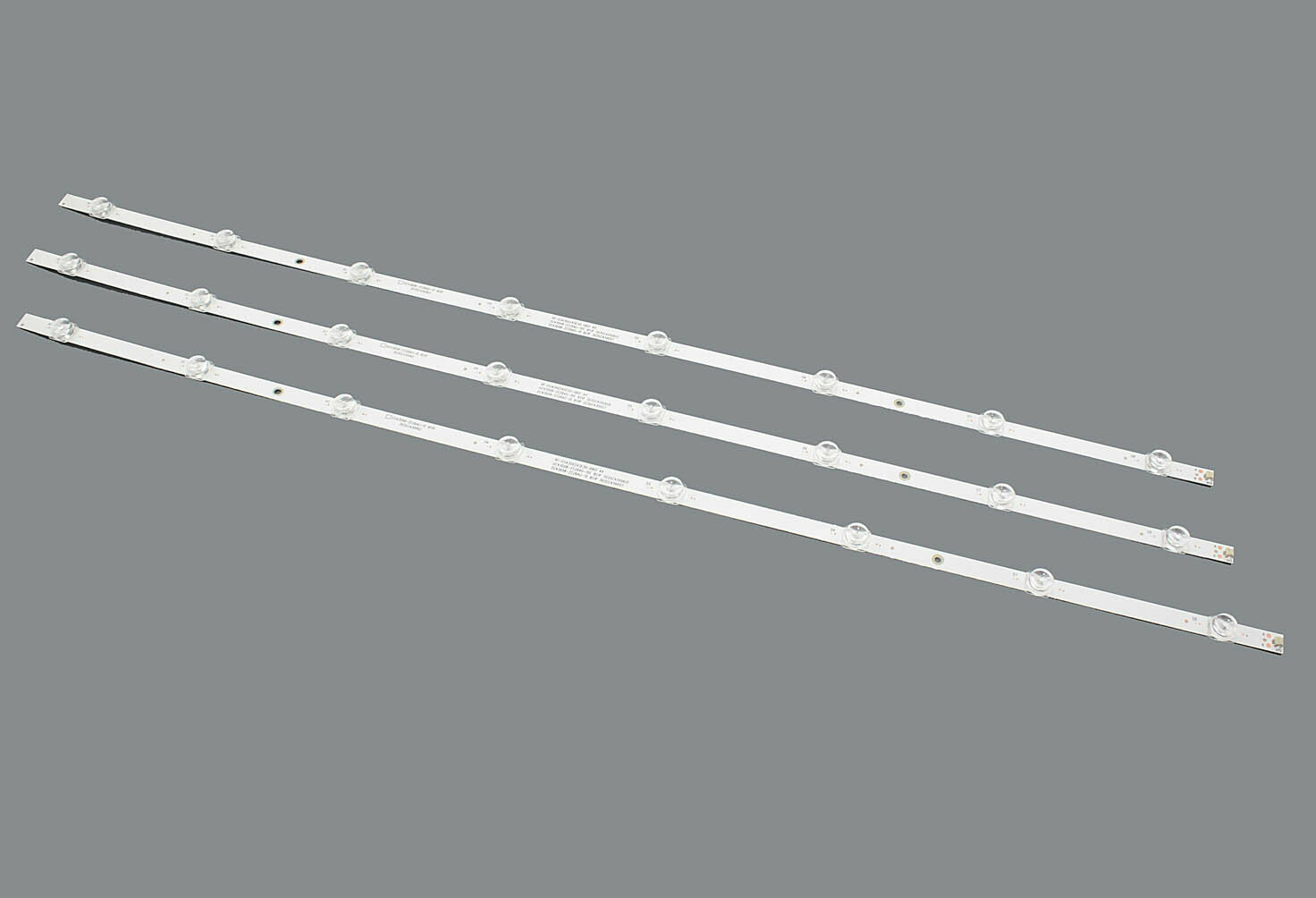 Светодиодная подсветка OEM GC43D08-ZC26AG-15 303GC430062 (комплект 3шт)