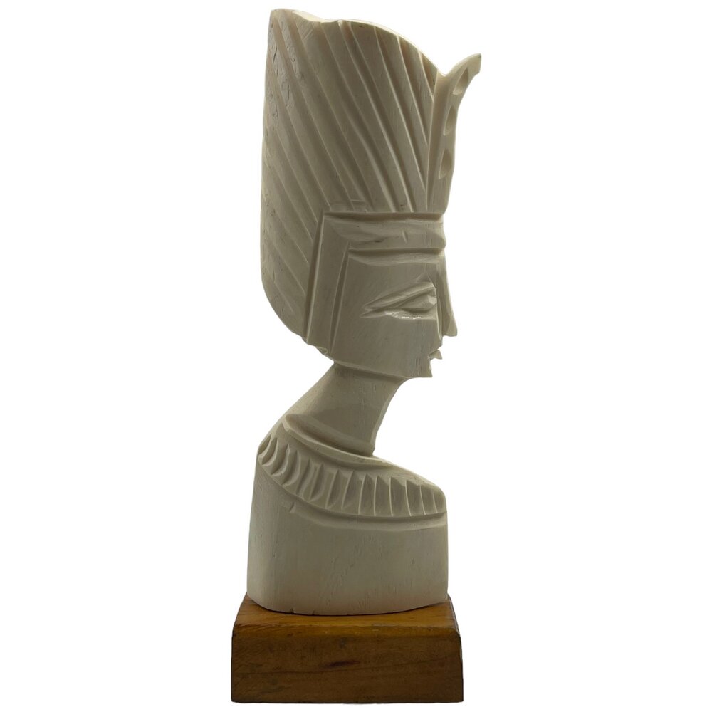 Статуэтка "Нефертити", кость, дерево, 1990-2000 гг, частная работа, Россия