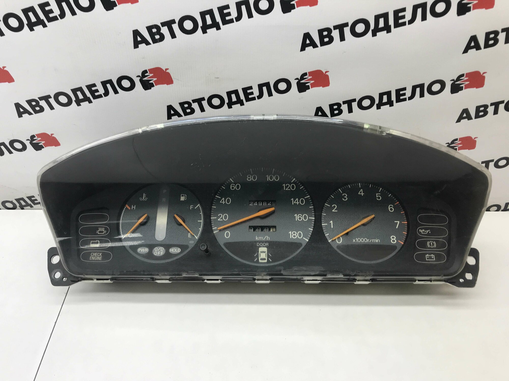 Щиток приборов Mitsubishi Diamante