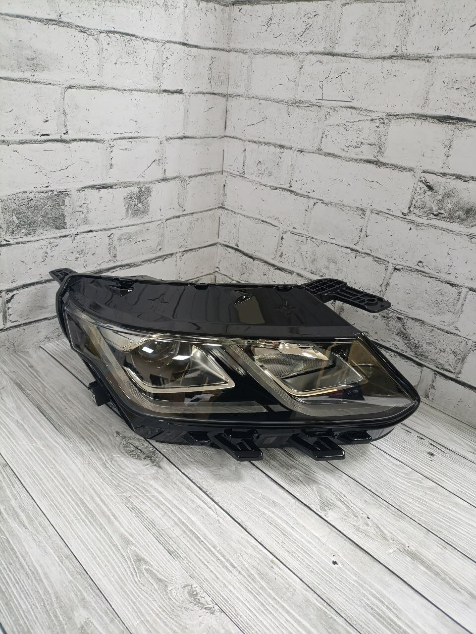 Правая фара Geely Coolray / SX11