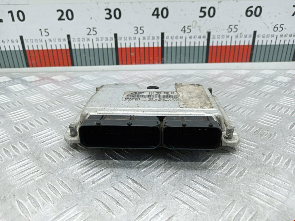 Блок управления двигателем Volkswagen Sharan 1 06A906032GR арт. 2071038