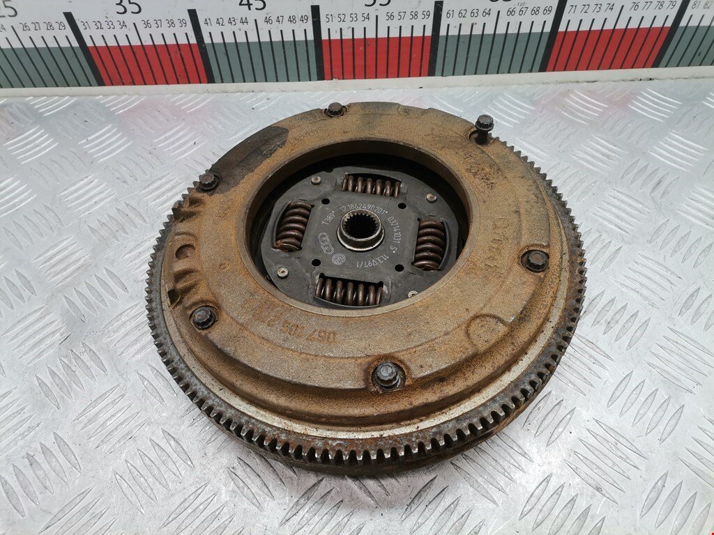 Маховик (демпфер сцепления) Volkswagen Golf 3 067105271TX арт. 2071982