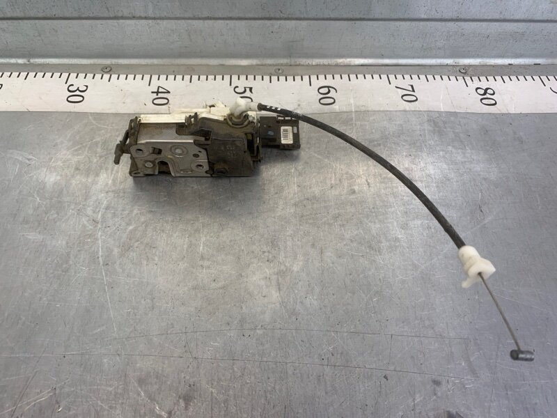 Замок двери передний правый Peugeot 308 4A/C 2007-