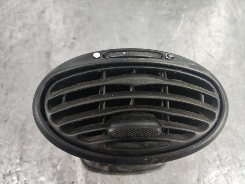 Дефлектор воздушный Ford Focus DNW FYDA 1998 (б/у)