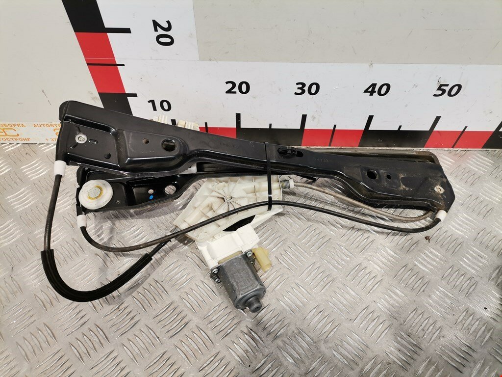 Стеклоподъемник электрический двери задней правой Dodge Journey (JC) 68043738AA арт. 904790