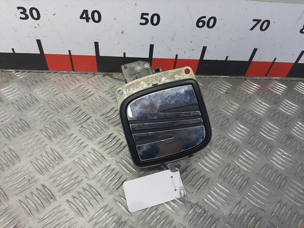 Ручка крышки багажника Seat Ibiza 3 6L6827565C арт. 991511
