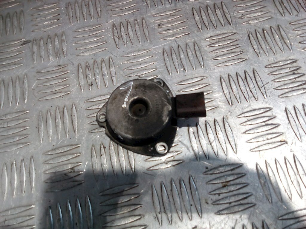 Клапан фазорегулятора Mercedes C-Class (W203) A2710510177 арт. 485014