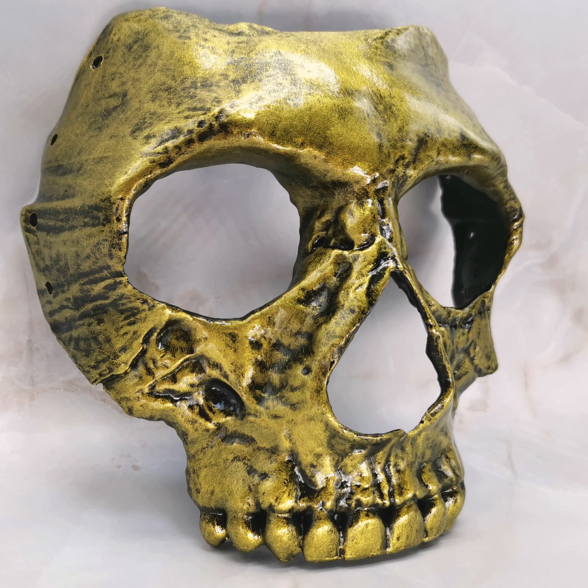 Маска череп / Маска Гоуста из Call of Duty в золотом цвете / Карнавальная маска