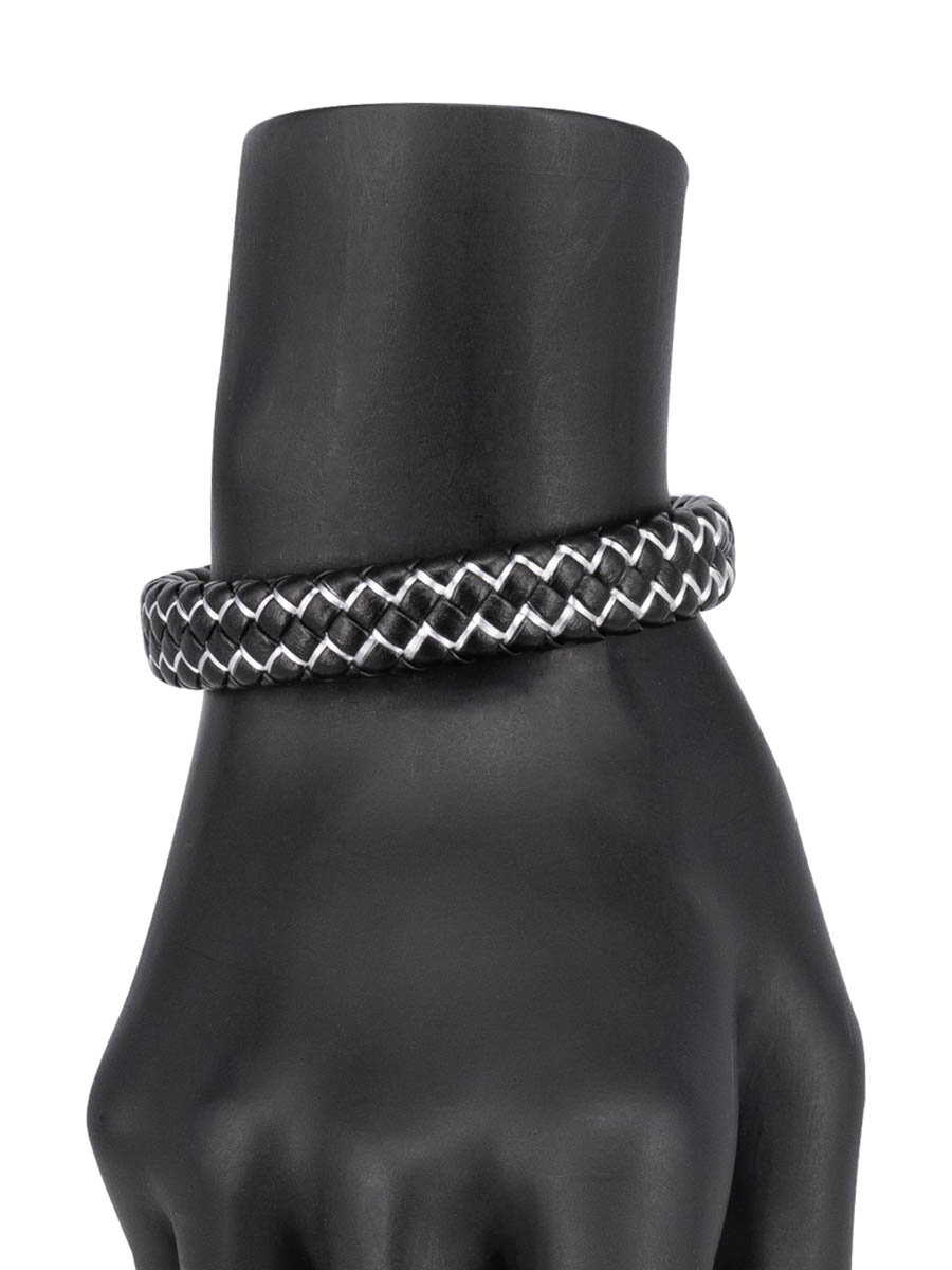 Плетеный браслет