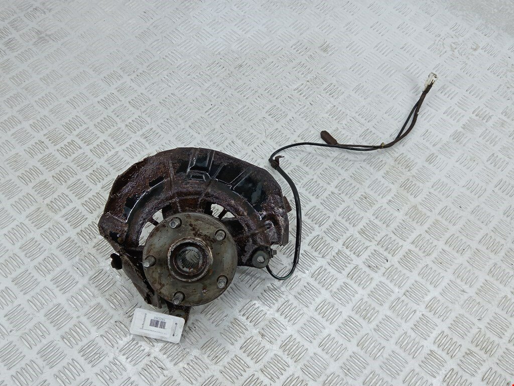Ступица (кулак цапфа) передняя правая Toyota Avensis 2 (T250) 4350205040 арт. 1922352