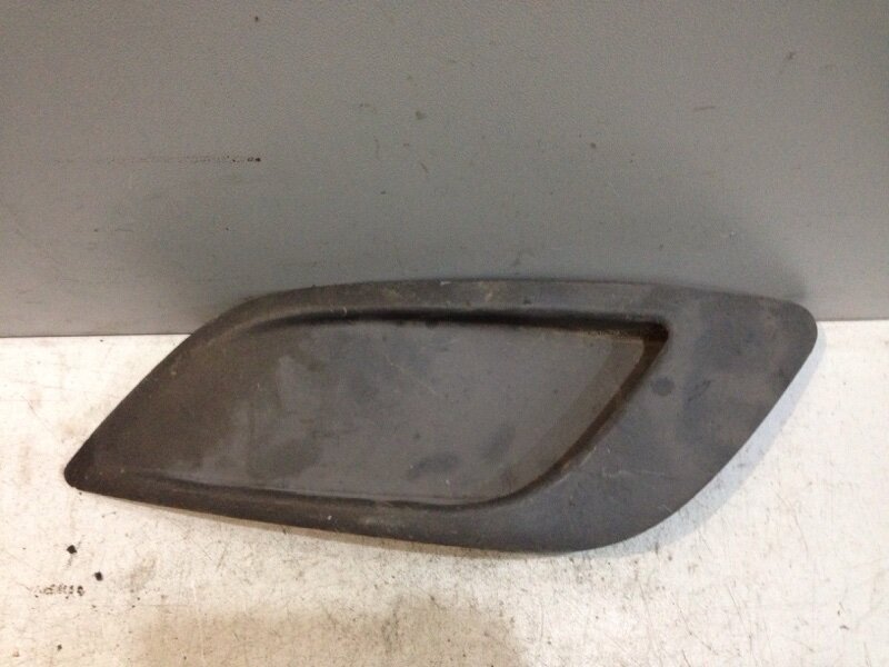 Б/У Накладка ПТФ правая (без отверстия под ПТФ) Ford Focus 2 08-б/у , Форд Фокус 2 Накладка ПТФ Ford Focus 2007-2011 2 Прав....