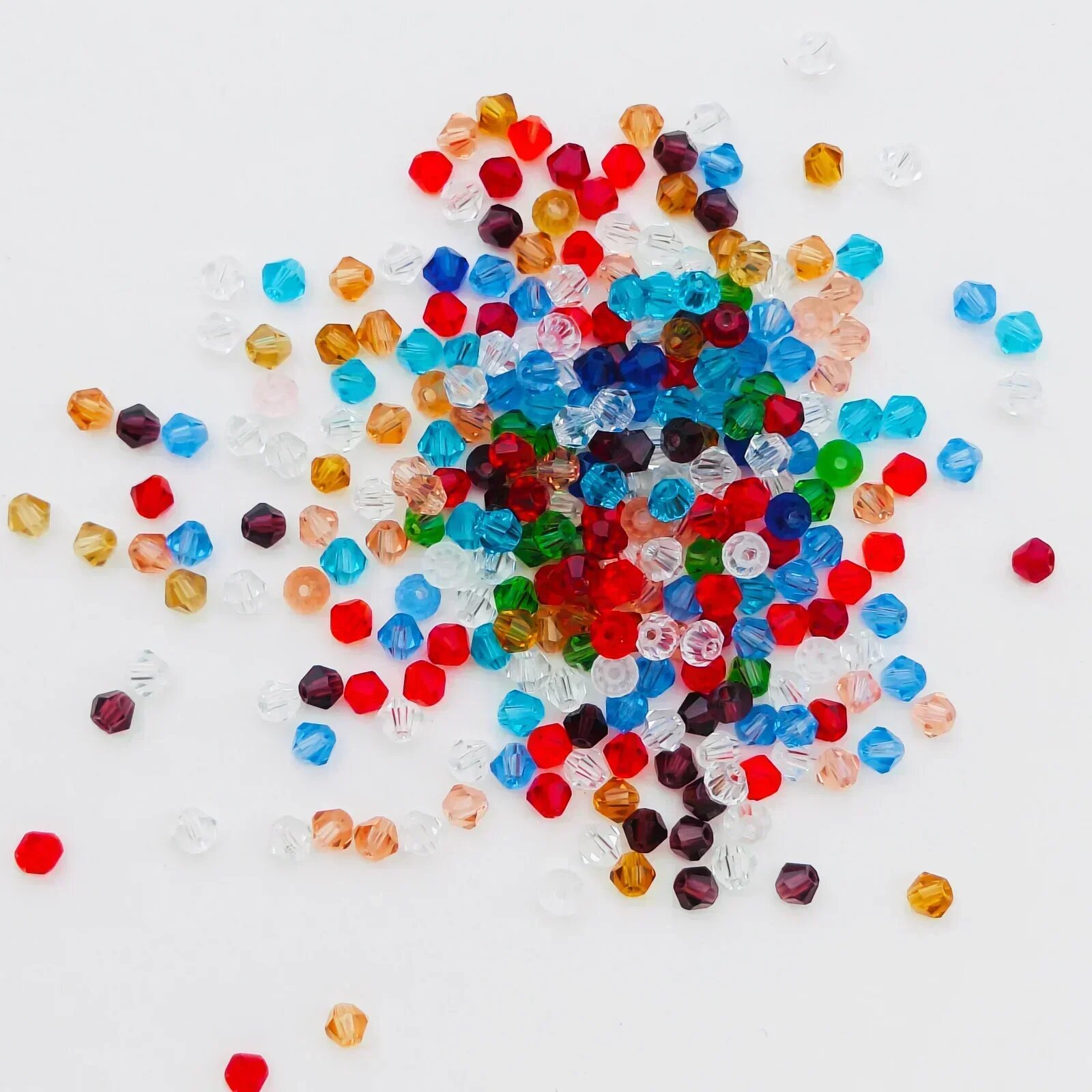 Кристаллы бусины биконусы 4 мм 100 шт.