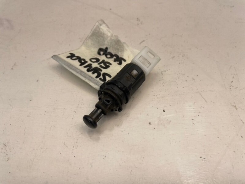 Б/У датчик включения стоп сигналов Renault Symbol 2007 LB K4J713 46553 RENAULT арт. 7700431512