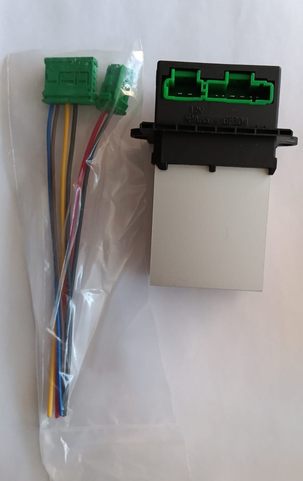 Резистор печки Nissan, Renault, Peugeot, Citroen. 27150-ED70A в комплекте с 2-мя разъемами