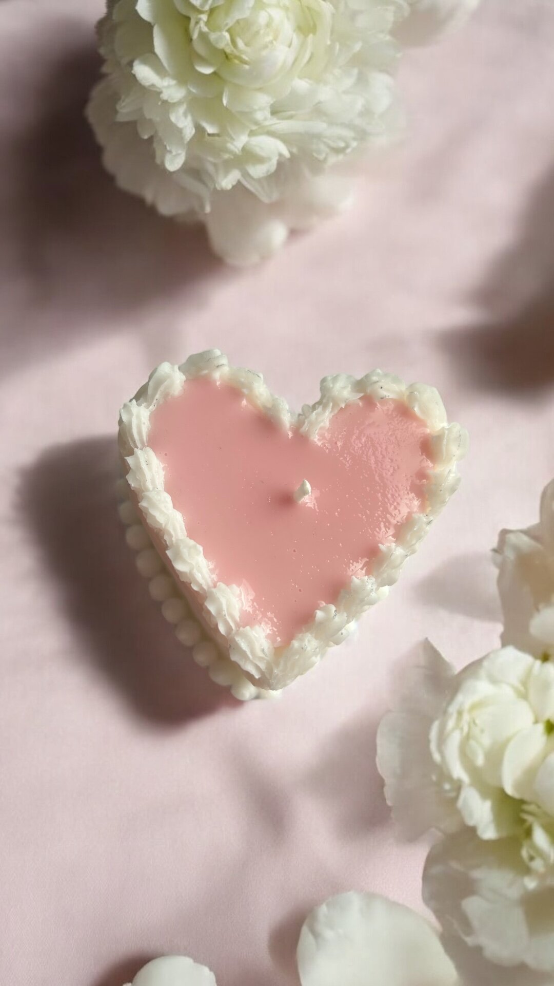 Свеча A-Studia "Le Тортик", с розовой глазурью, ручная работа, без аромата