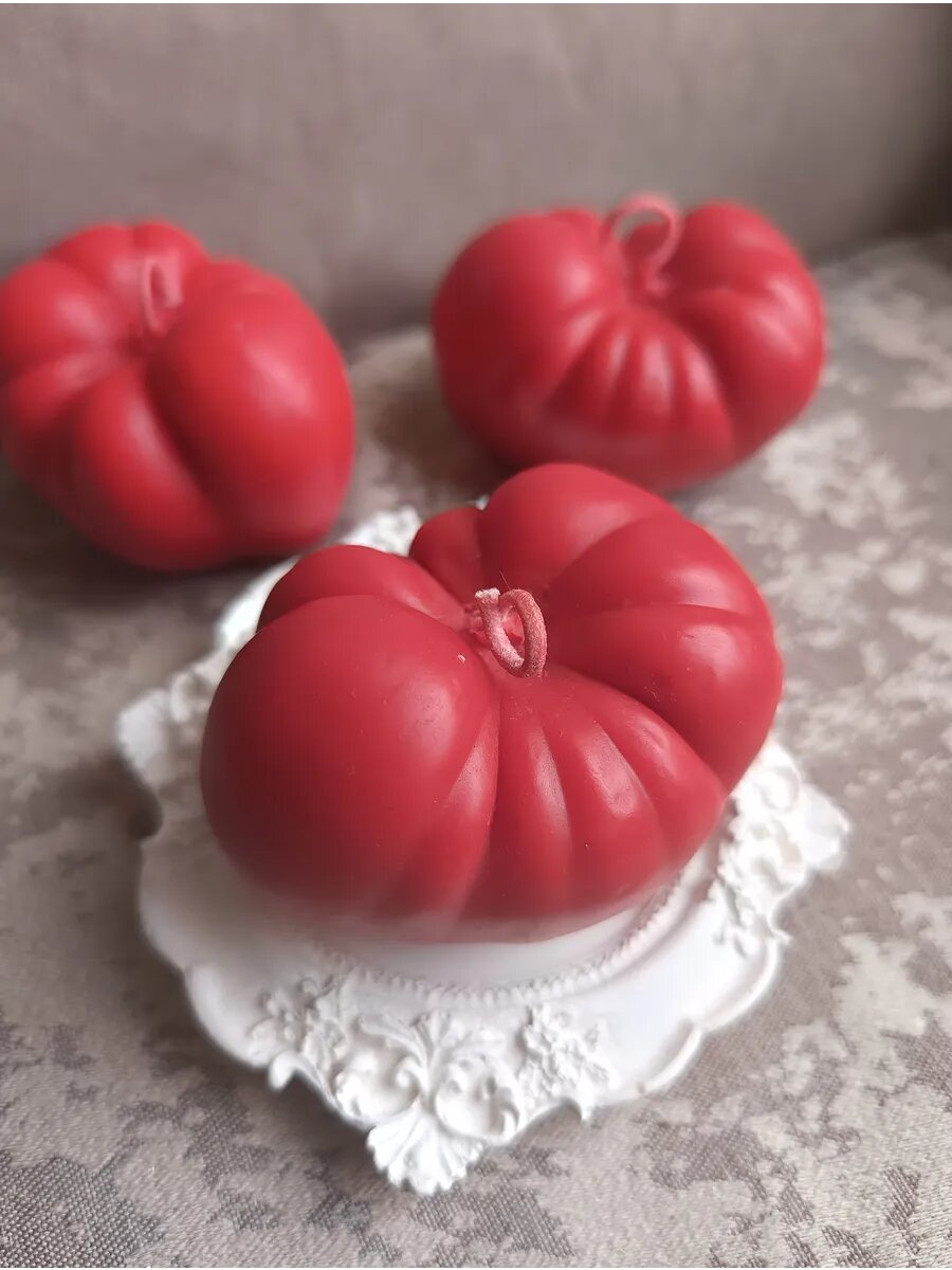 Декоративная свеча "Томат"