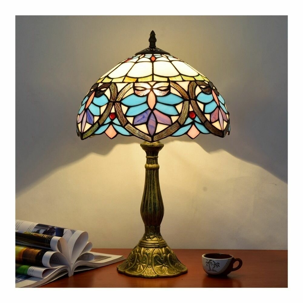 Европейская винтажная настольная лампа из витражного стекла Tiffany