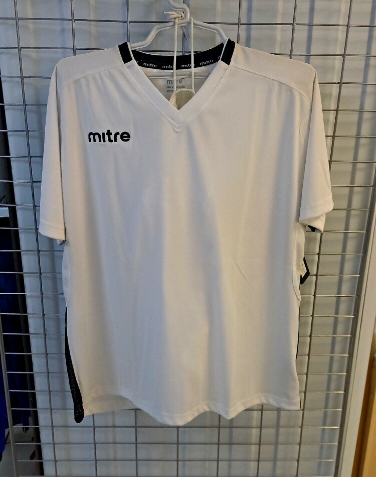 Для футбола размер XL (русский 52) форма (майка+шорты) футбольная MITRE Белая