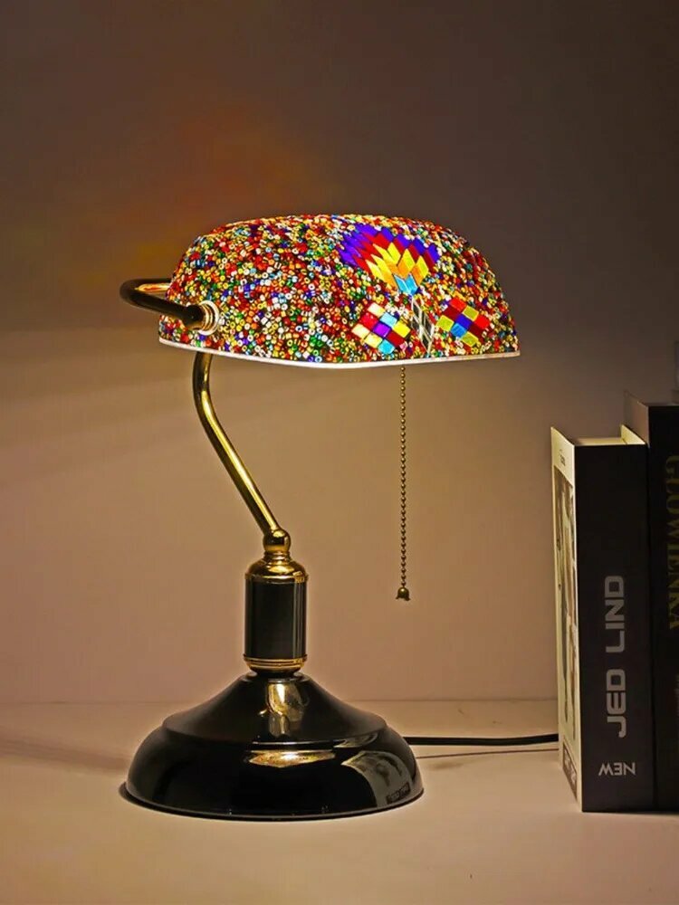 Винтажная лампа настольная ретро банкира для кабинета Тиффани из разноцветного витражного стекла ZY